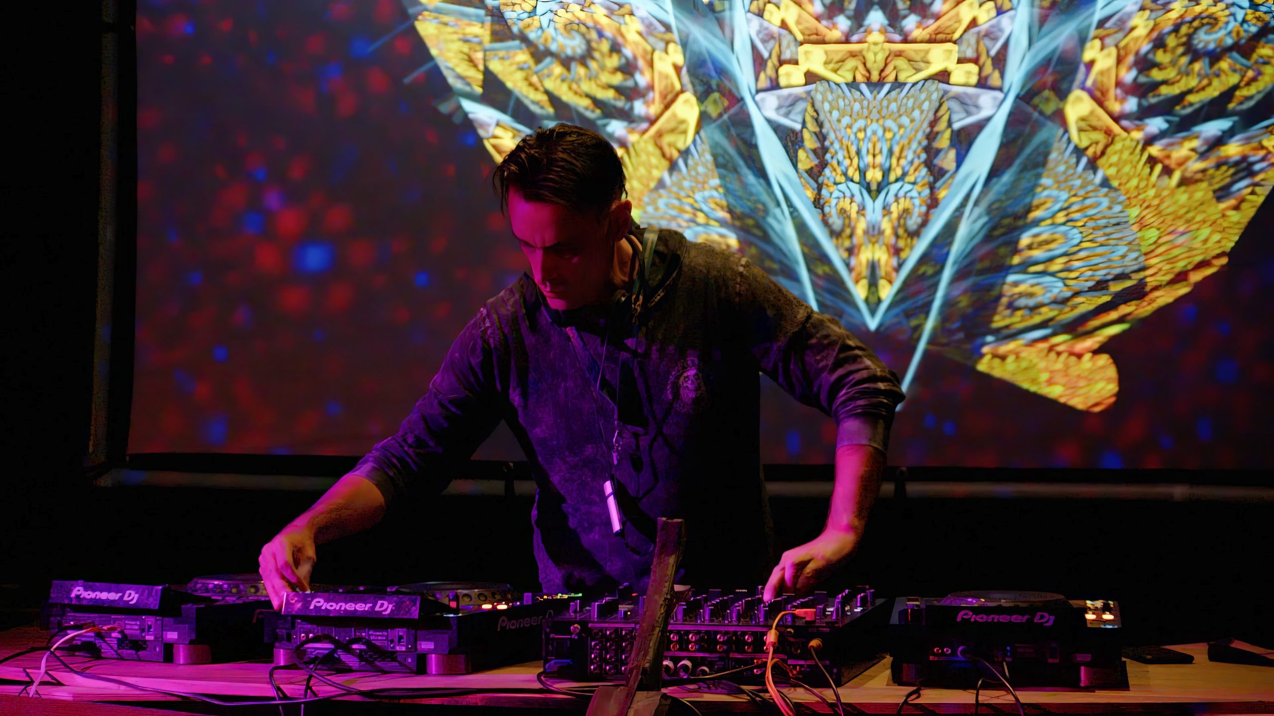 Marcus Morgan - live ON AIR